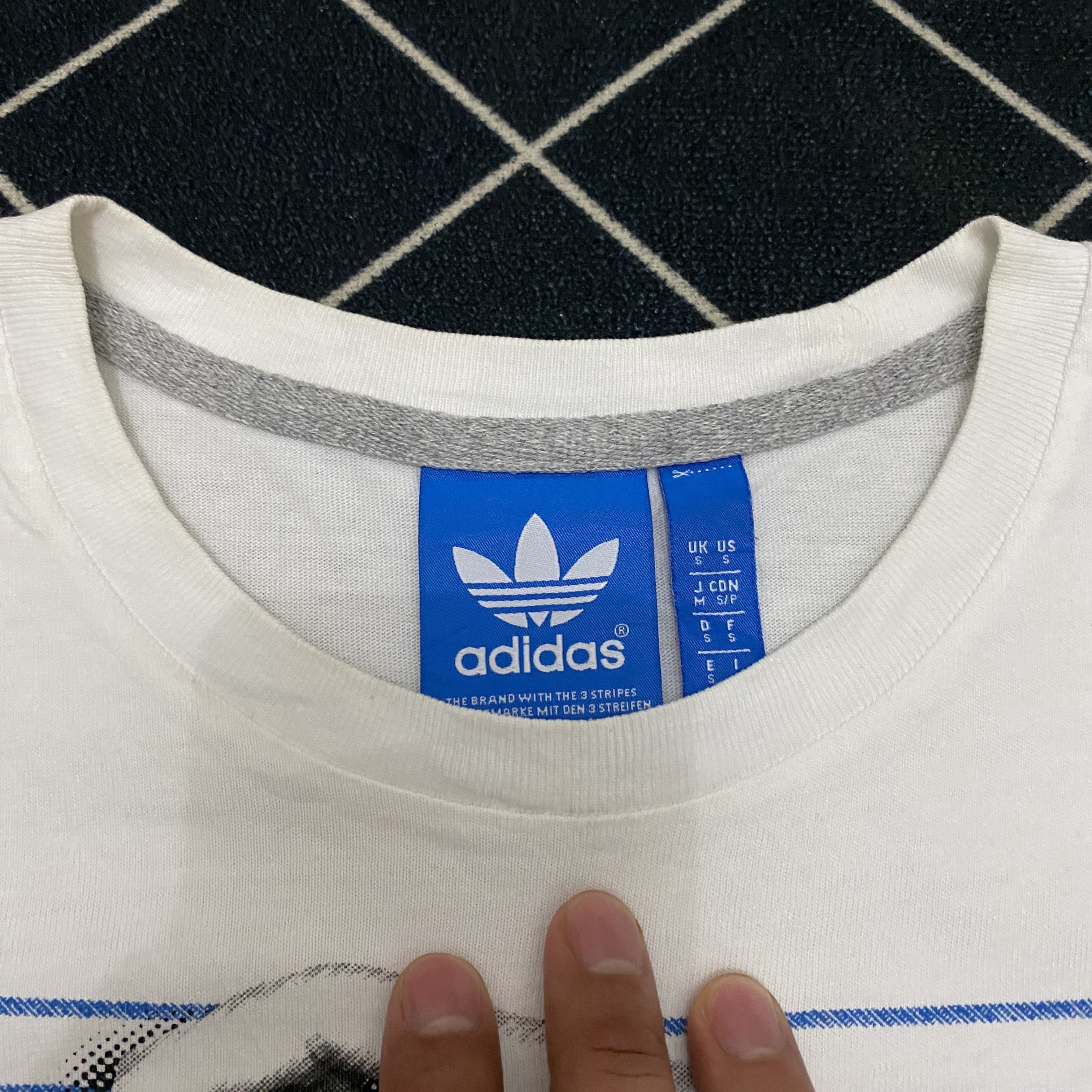 Adidas Original Label Pose White Shirt, Men's Fashion, Tops & Sets ...