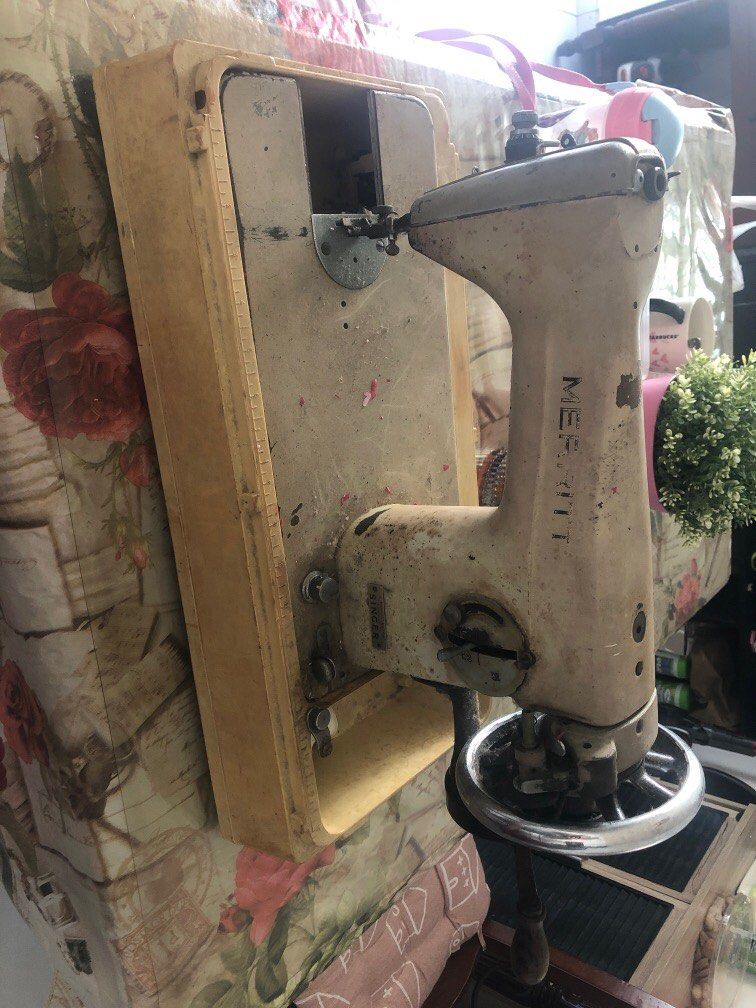 Antique sewing machine. Meritt by Singer, Hobbies & Toys, Memorabilia ...