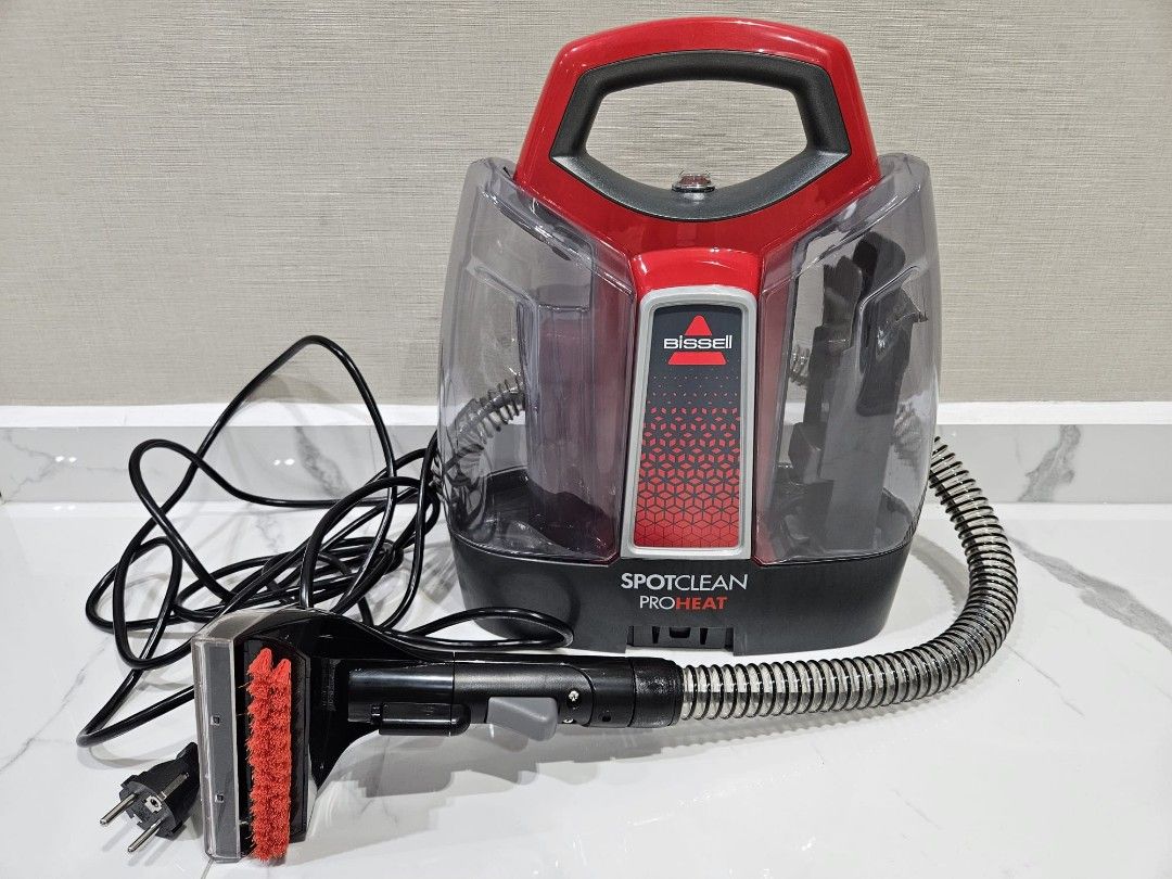 Bissell spot clean vacuum, Furniture & Home Living, Cleaning & Homecare ...