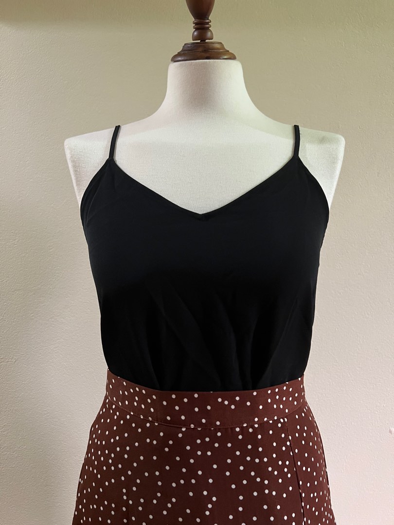 Uniqlo black basic top spaghetti straps on Carousell