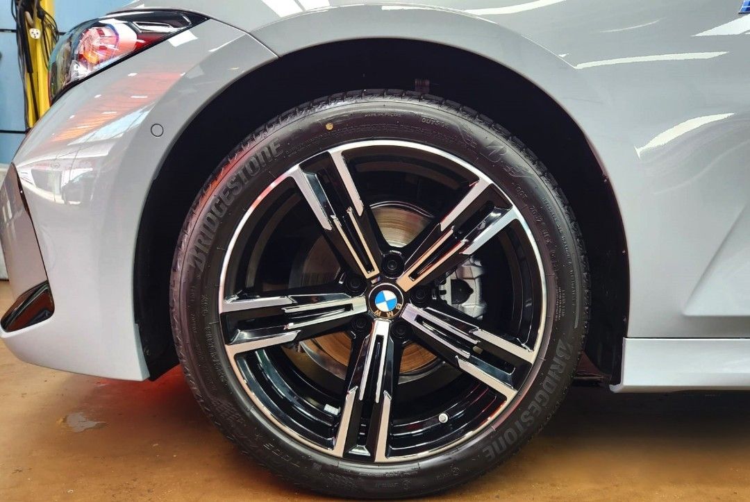 BMW 18" M Sport Original Rims from G20 with Original Tryes (Feb 2023 ...