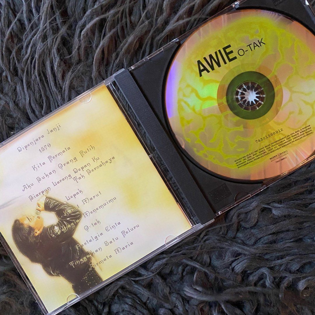 CD AWIE Otak, Hobbies & Toys, Music & Media, CDs & DVDs on Carousell