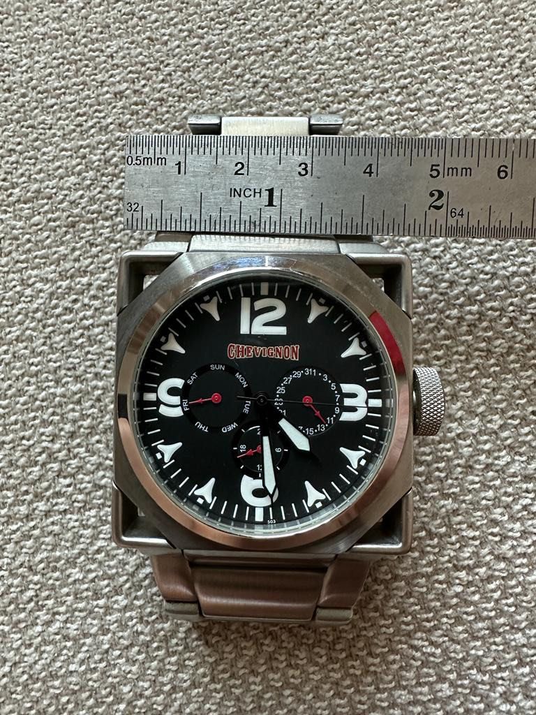 Chevignon watch, Men's Fashion, Watches & Accessories, Watches on Carousell