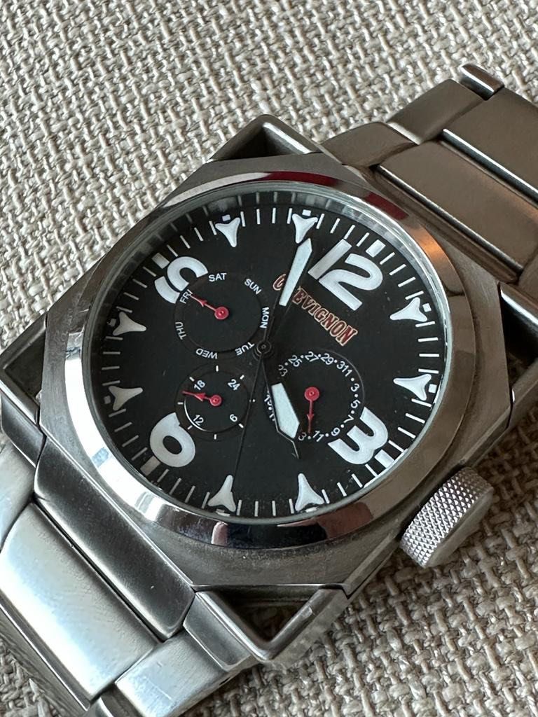 Chevignon watch, Men's Fashion, Watches & Accessories, Watches on Carousell