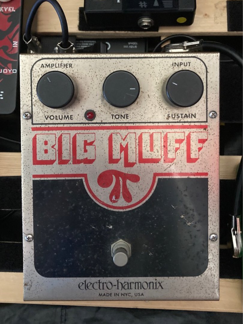 EHX Big Muff Pi with Box, Made in US, Hobbies & Toys, Music & Media ...