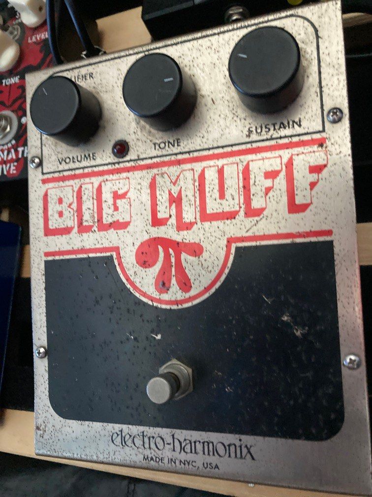 EHX Big Muff Pi with Box, Made in US, Hobbies & Toys, Music & Media ...