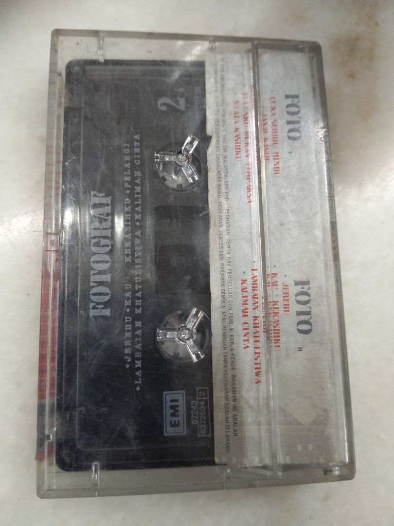 FOTOGRAF FOKUS KASET TAPE CASSETTE, Hobbies & Toys, Music & Media, CDs & DVDs on Carousell
