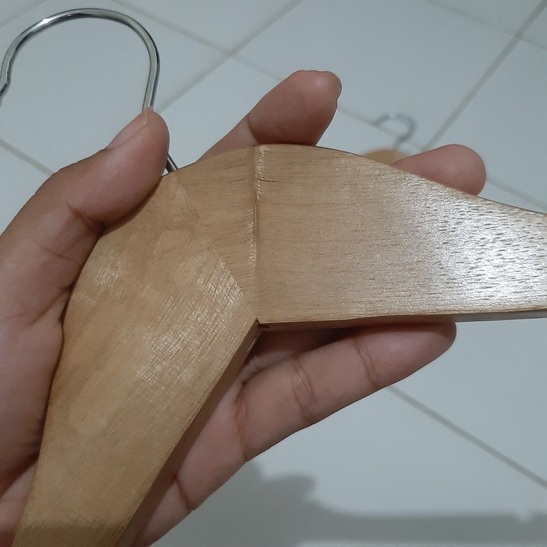 Hanger/ Gantungan Baju Ace Hardware, Perabotan Rumah di Carousell
