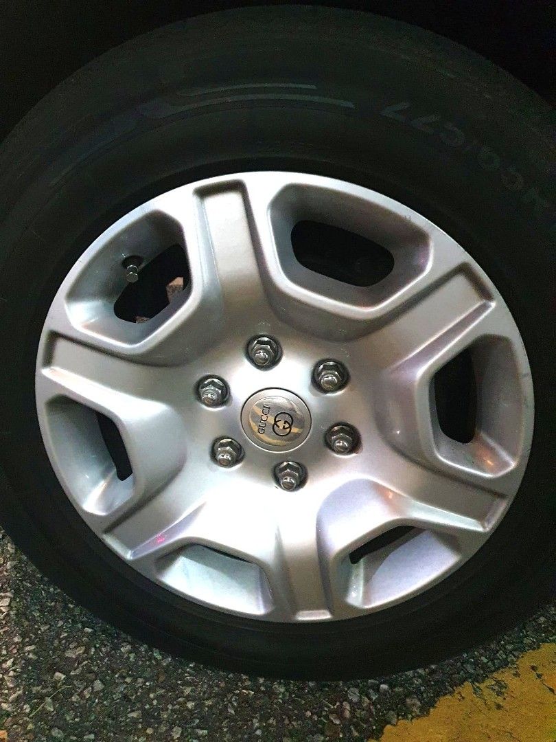 17" Hyundai rims with bolts, Car Accessories, Tyres & Rims on Carousell