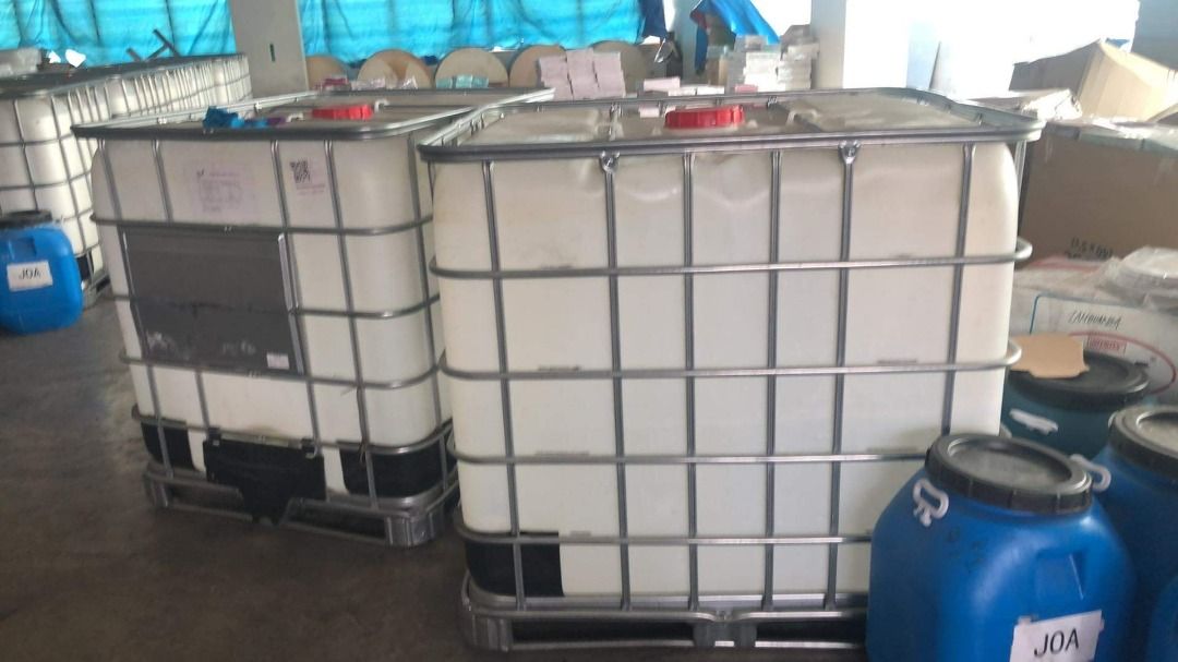 IBC TANK FOOD GRADE 1000 LITERS, Commercial & Industrial, Construction ...