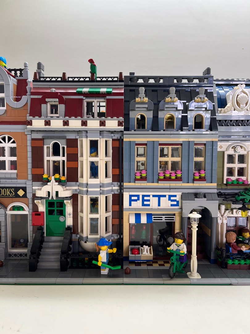 Lego Pet Shop 10218 Modular Complete, Hobbies & Toys, Toys & Games on ...