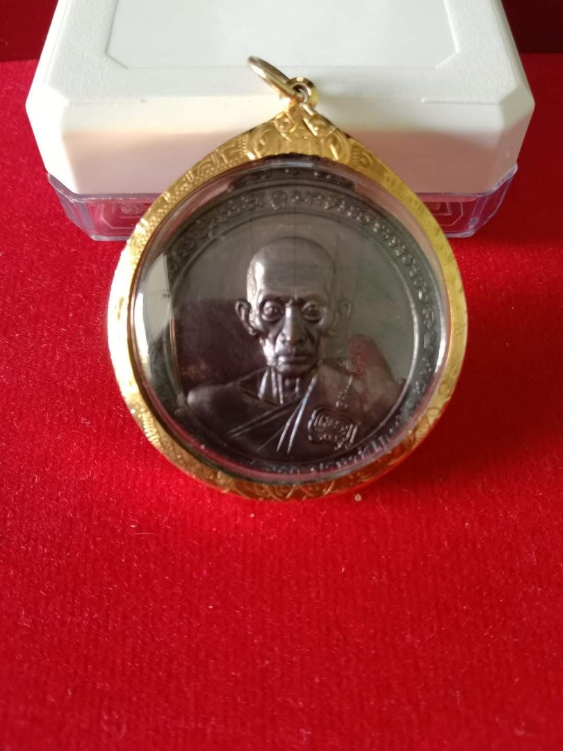 Lp ruay Monebag gold casing amulet roon thai thailand amulet luang long po lp, Hobbies & Toys ...