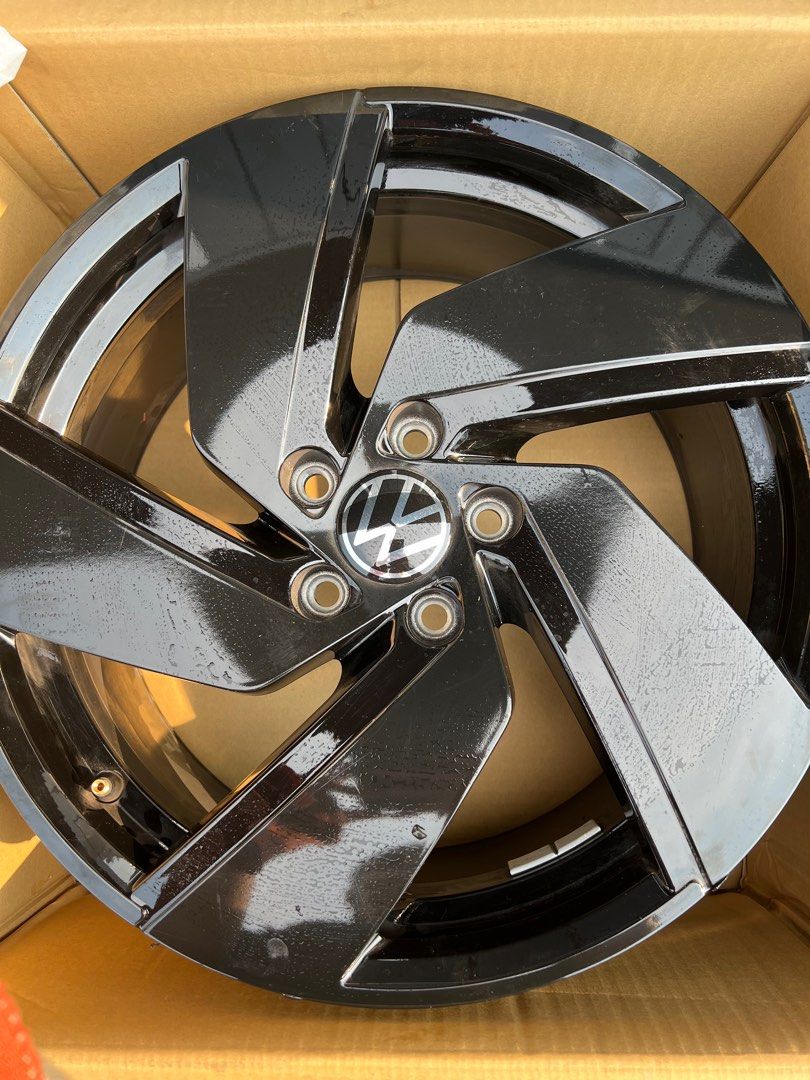 Mk8 GTI Original rims, Auto Accessories on Carousell