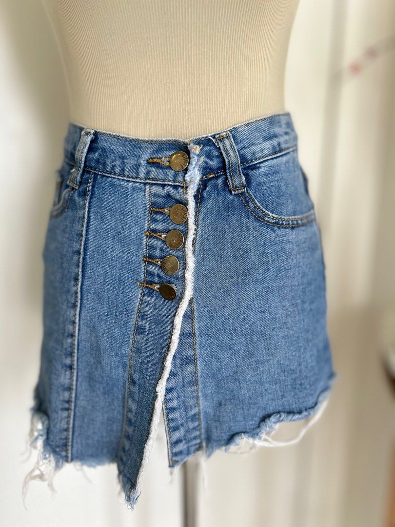Palda short denim, Women's Fashion, Bottoms, Skirts on Carousell