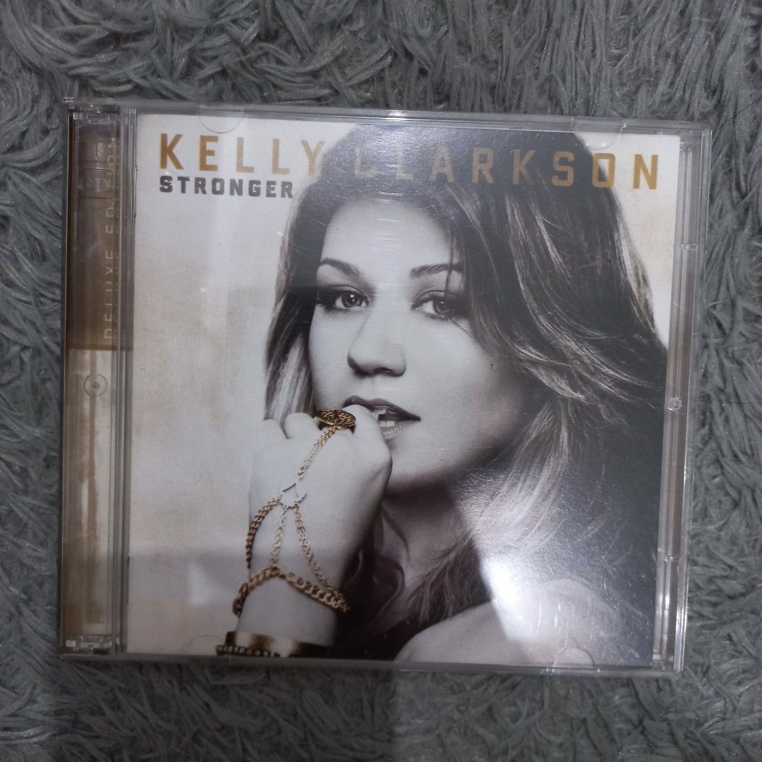 Kelly Clarkson Stronger Deluxe Edition