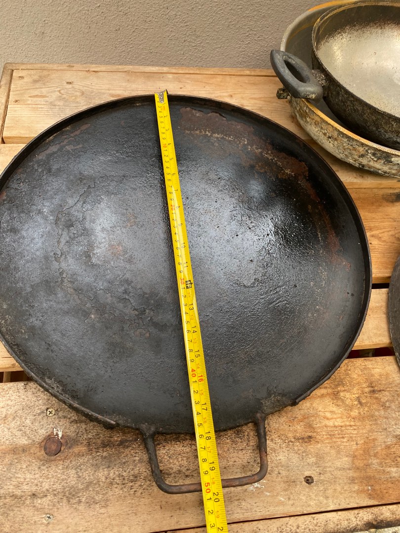 Round Large Hot plates, Furniture & Home Living, Kitchenware ...