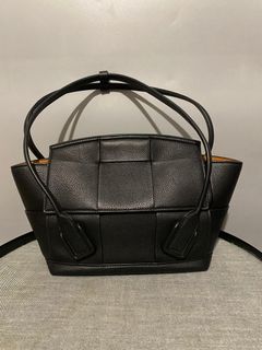 (RTP $3,600) BOTTEGA VENETA SMALL CAMERA LOOP BAG, Luxury, Bags ...