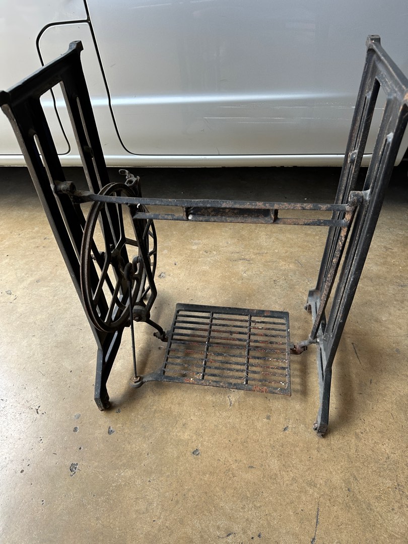 Singer sewing rack, Furniture & Home Living, Furniture, Shelves ...