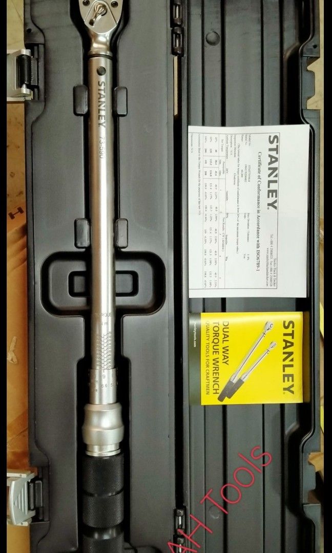 STANLEY TORQUE WRENCH 1/2" DR. MODEL. 73-590 ( 30-150FT LBS) 40-200NM ...
