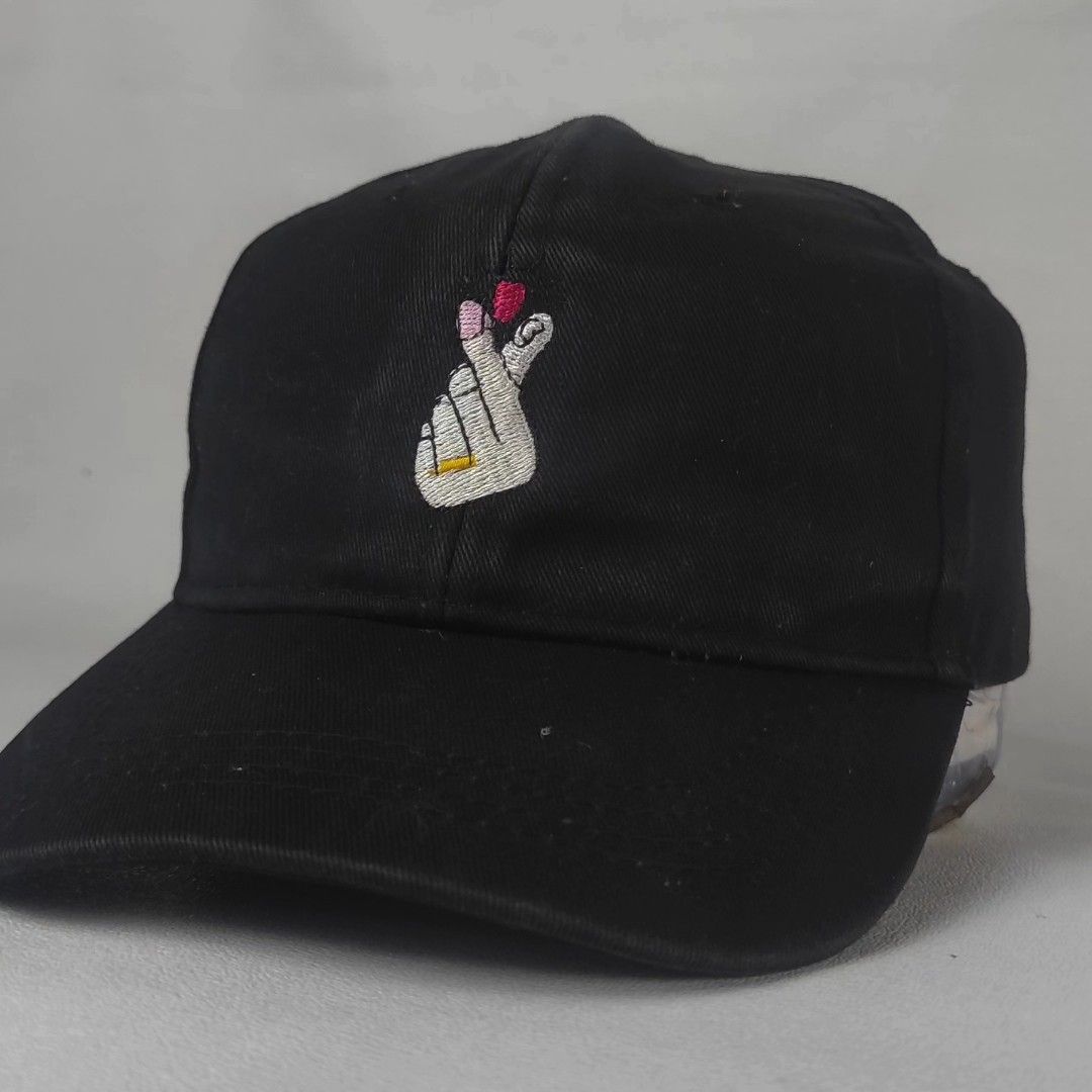 Topi Love Sign, Fesyen Pria, Aksesoris, Topi di Carousell