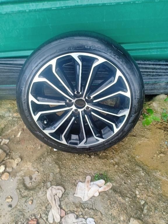 Toyota rim 17" original with tyre !!!!!!, Car Accessories, Tyres & Rims ...