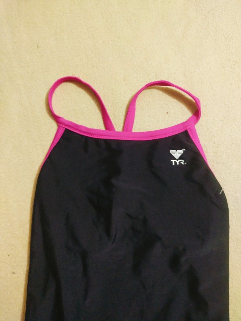 TYR DIAMONDFIT PINK REVERSEFIT ONEPIECE SWIMSUIT on Carousell