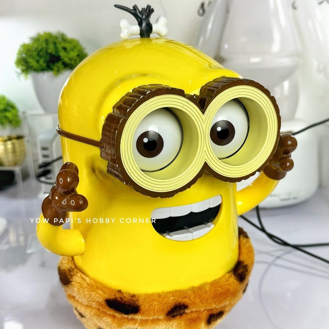 UNIVERSAL STUDIOS CAVEMAN MINION - ILLUMINATOR USJ DESPICABLE ME ...