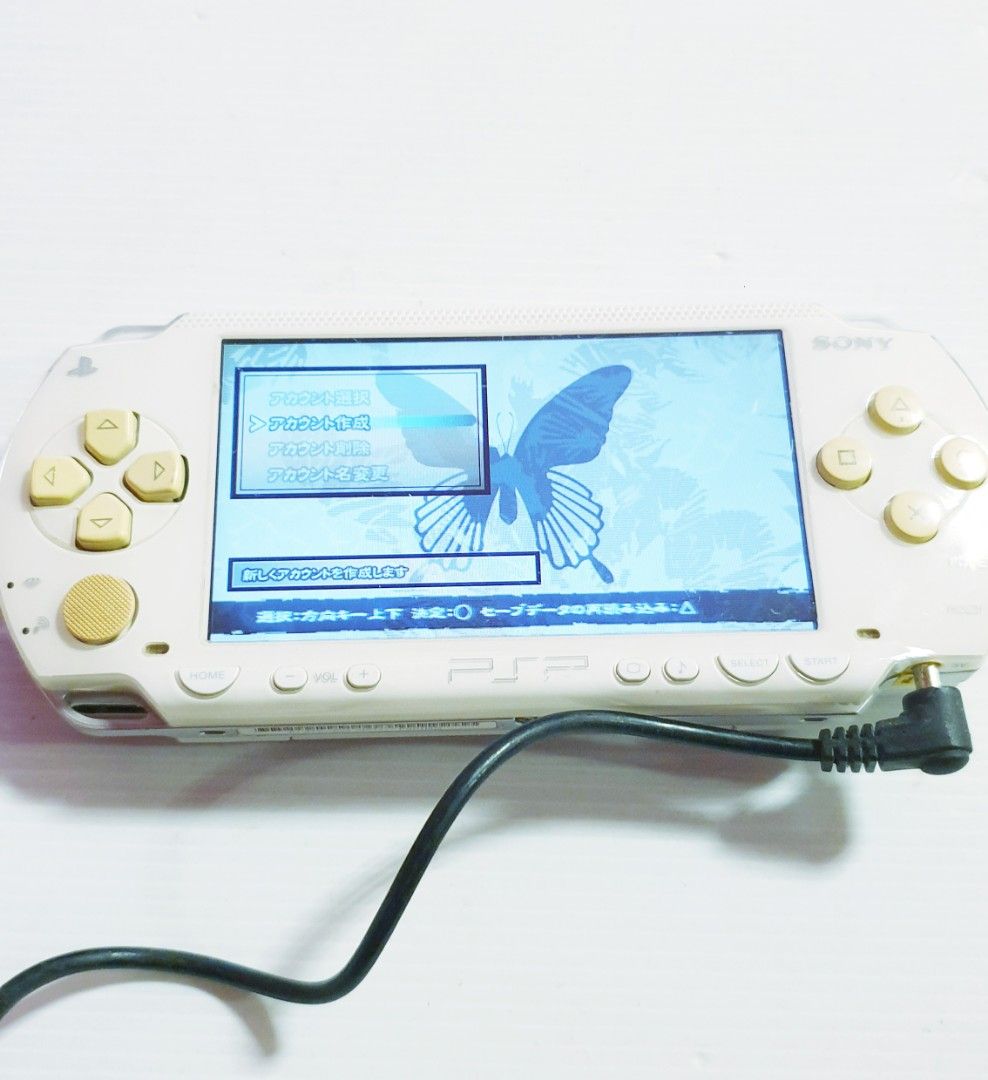 vintage sony psp white, Video Gaming, Video Game Consoles, PlayStation ...