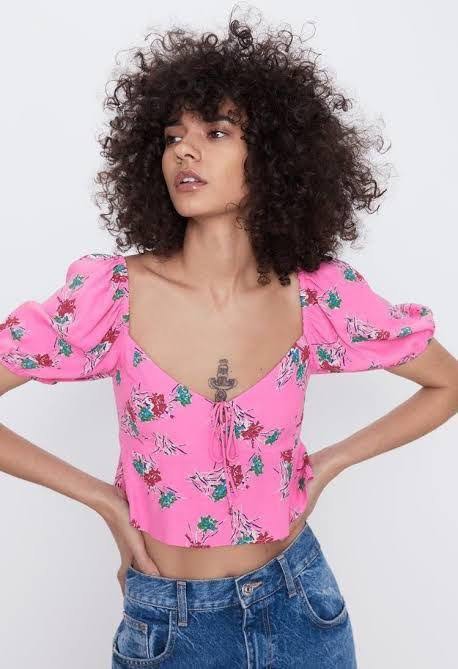 Zara pink floral crop top, Women's Fashion, Tops, Blouses on Carousell