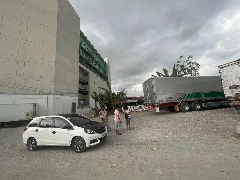 1012 SQM COMMERCIAL LOT IN DR. A SANTOS AVENUE PARANAQUE NEAR WILCON ...