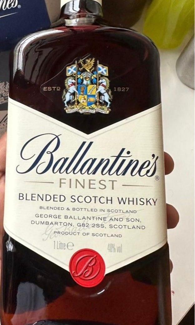 BALLANTINE'S Finest Blended Scotch Whisky, Food & Drinks, Alcoholic Beverages on Carousell