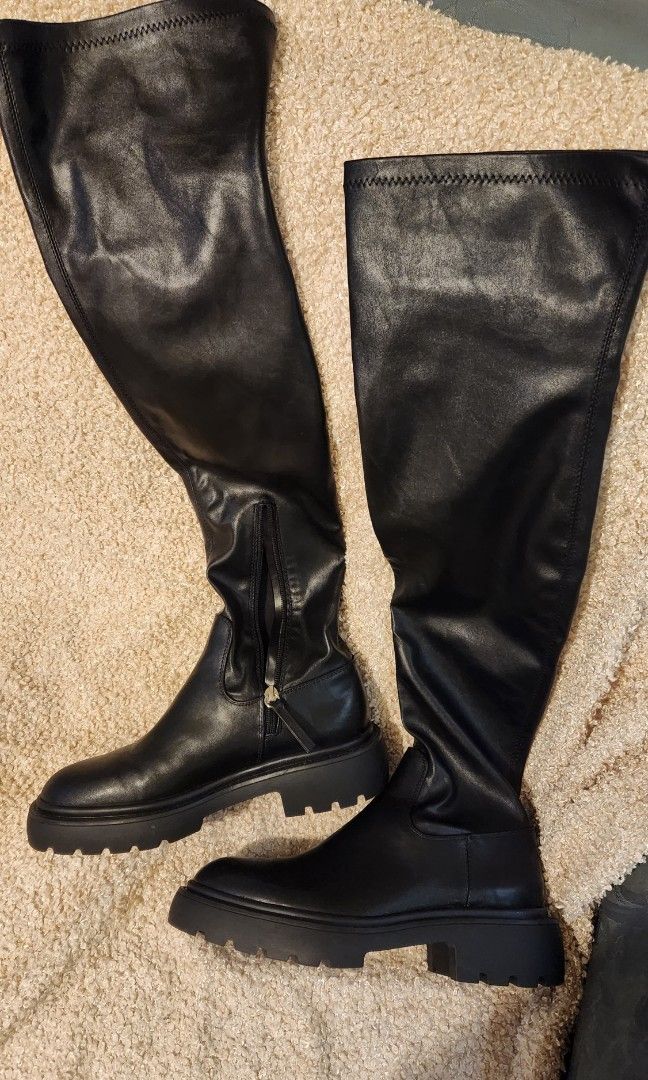 Booth, Women's Fashion, Footwear, Boots on Carousell