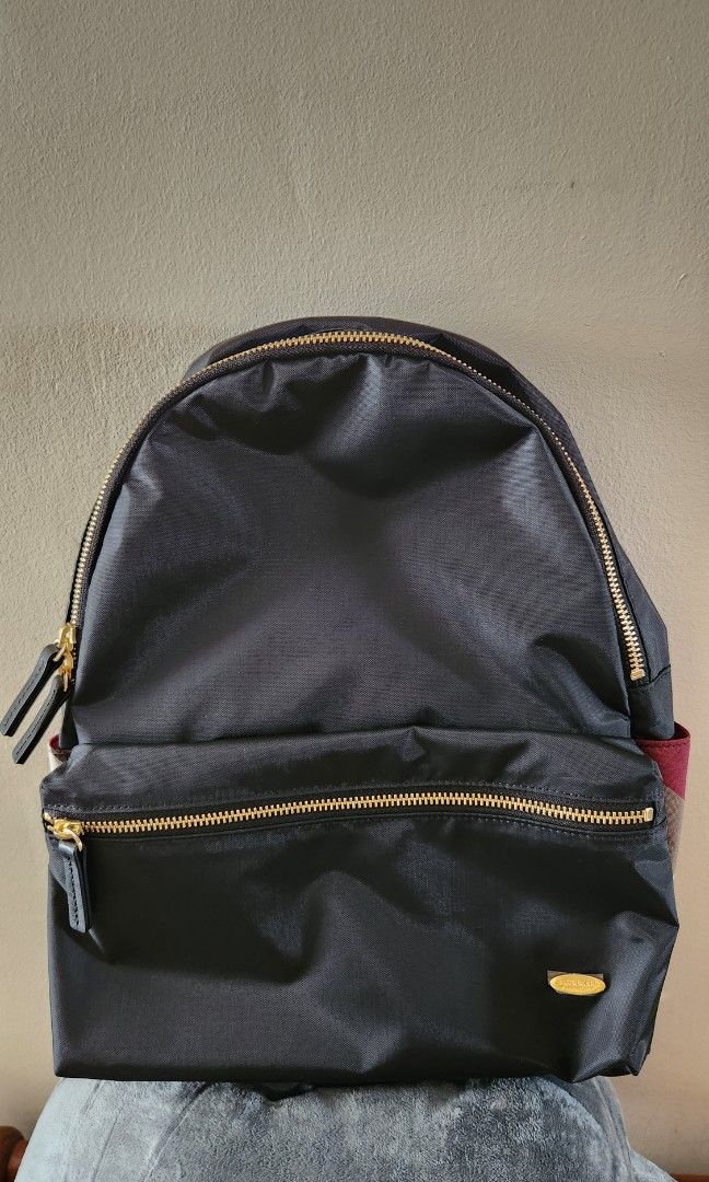 Brand New Authentic Blue Label Crest bridge Haversack Backpack (Black ...