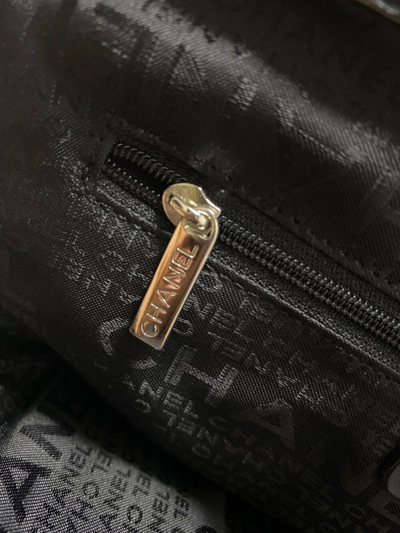 Channel chain bag on Carousell