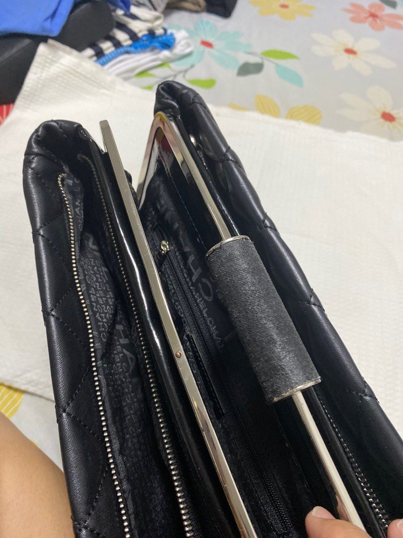 Channel chain bag on Carousell