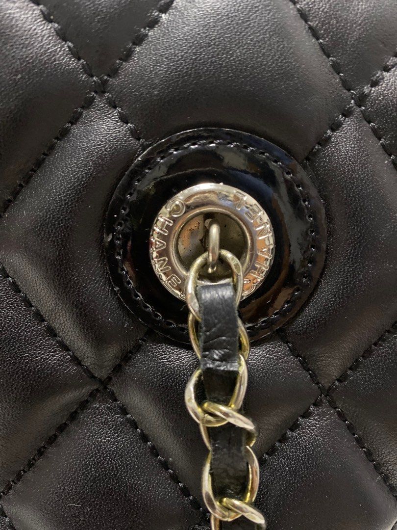 Channel chain bag on Carousell