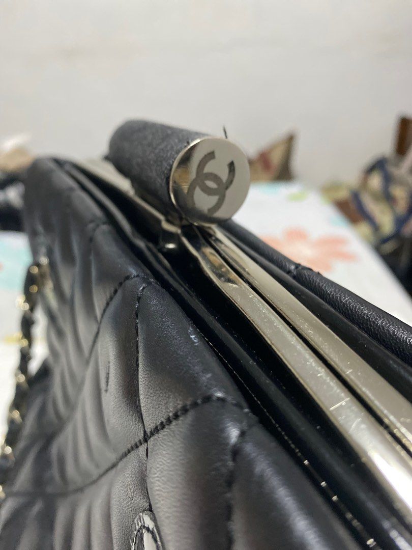 Channel chain bag on Carousell