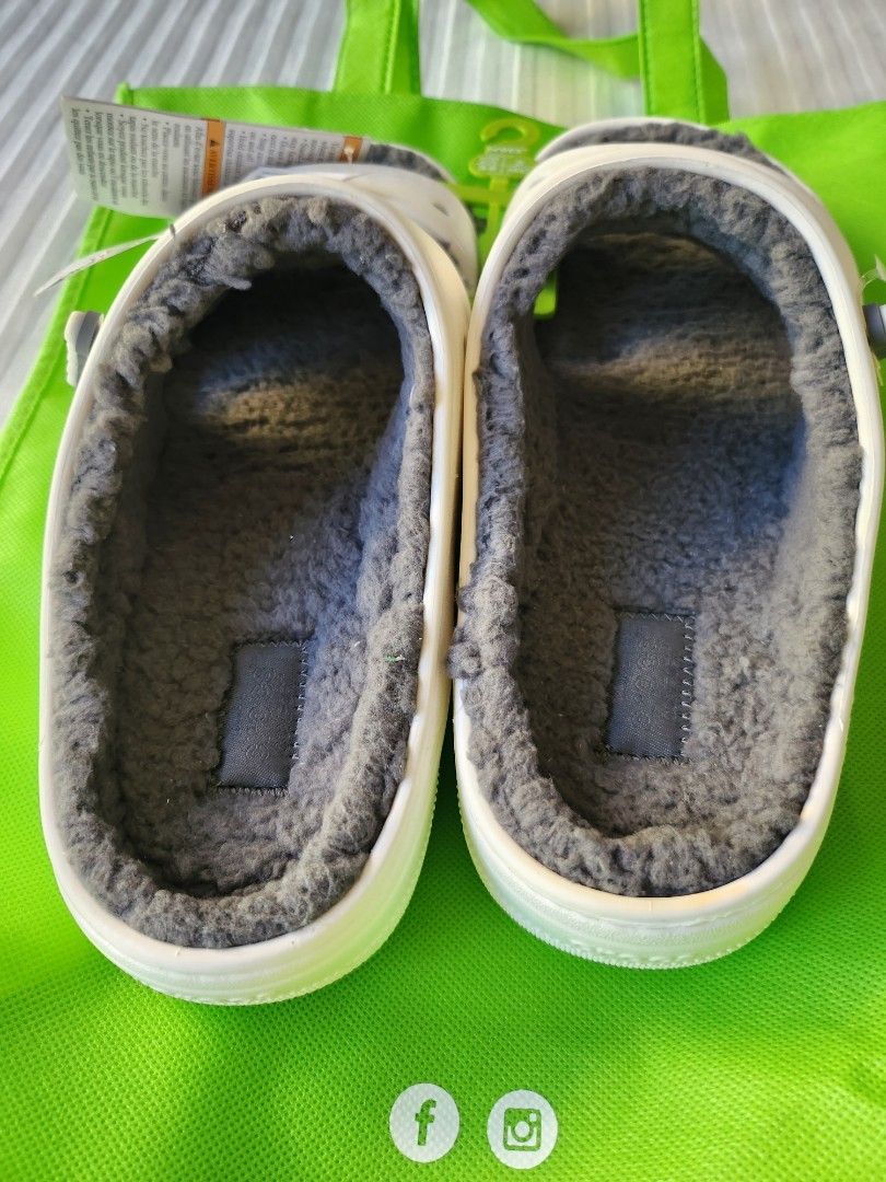 Crocs Classic Cozzy Sandals, Men's Fashion, Footwear, Flipflops and ...