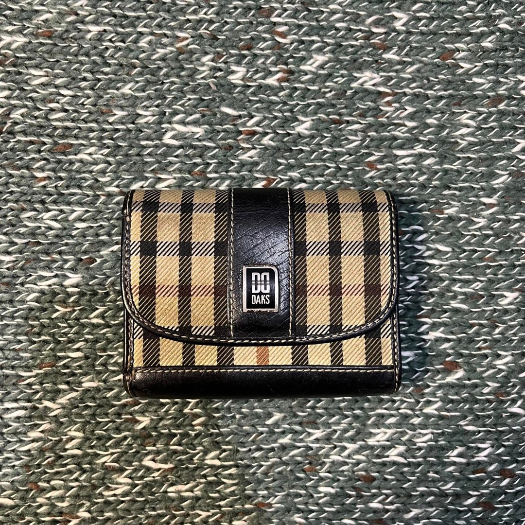DAKS trifold wallet on Carousell