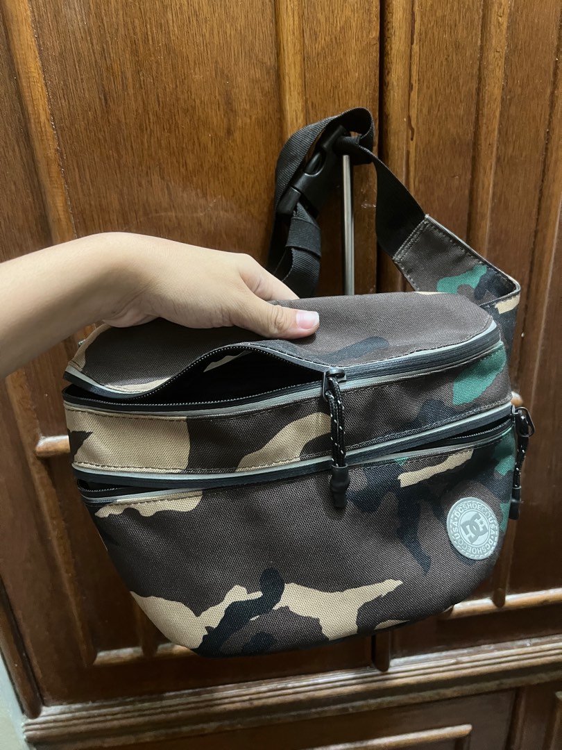 DC shoulder pop fanny pack, Men's Fashion, Bags, Belt bags, Clutches ...