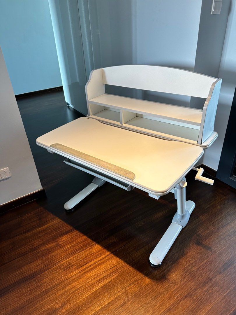 Ergowork ErgoStars kids study table, Babies & Kids, Baby Nursery & Kids ...