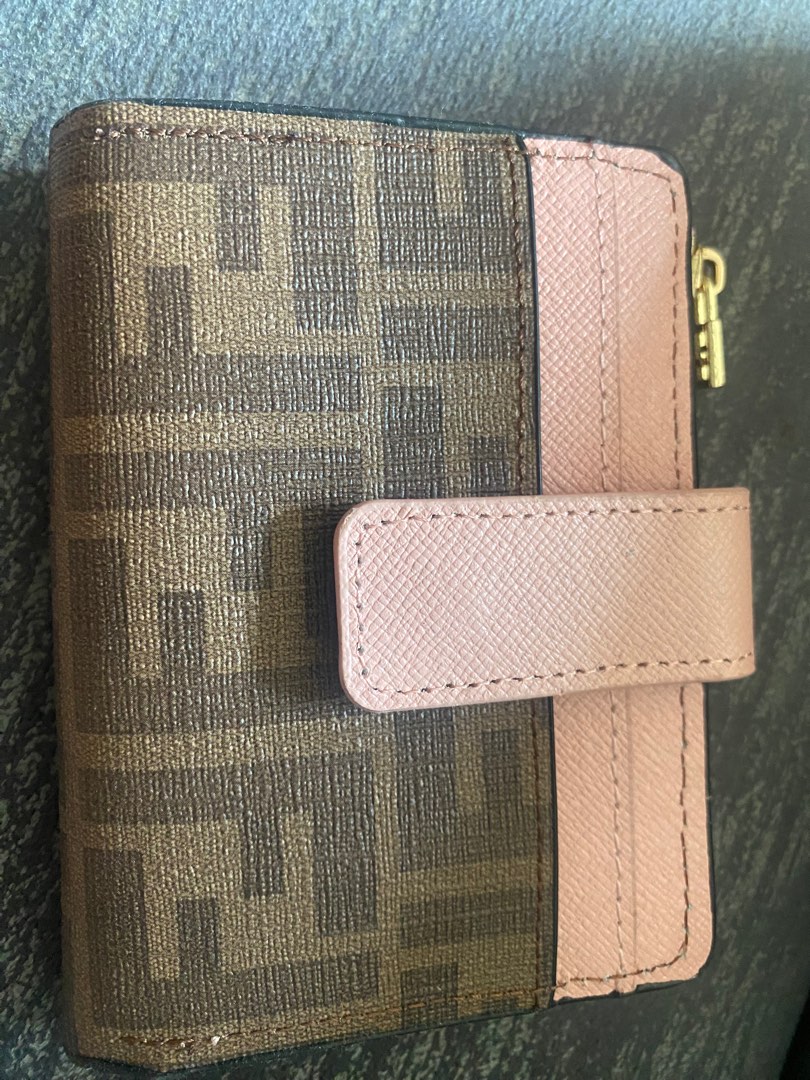 Fendi wallet small comes complete brandnew, Women's Fashion, Bags ...