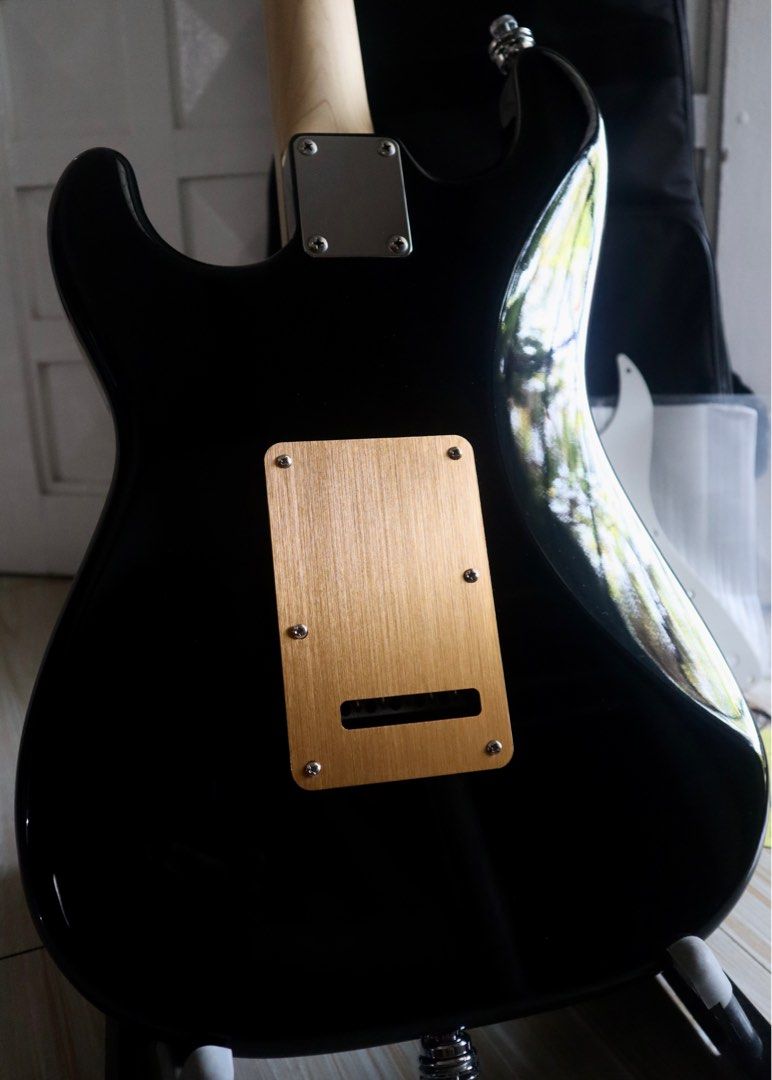 FGN FujiGen Japan Stratocaster (Fender Texas Tea Finish), Hobbies ...