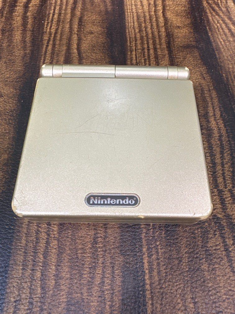 Gameboy advance SP AGS 101 gold, Video Gaming, Video Game Consoles ...