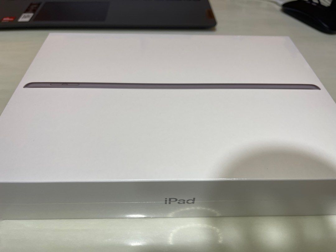 iPad 9th Generation 64GB Wifi Space Gray Totally Unwrapped with plastic ...