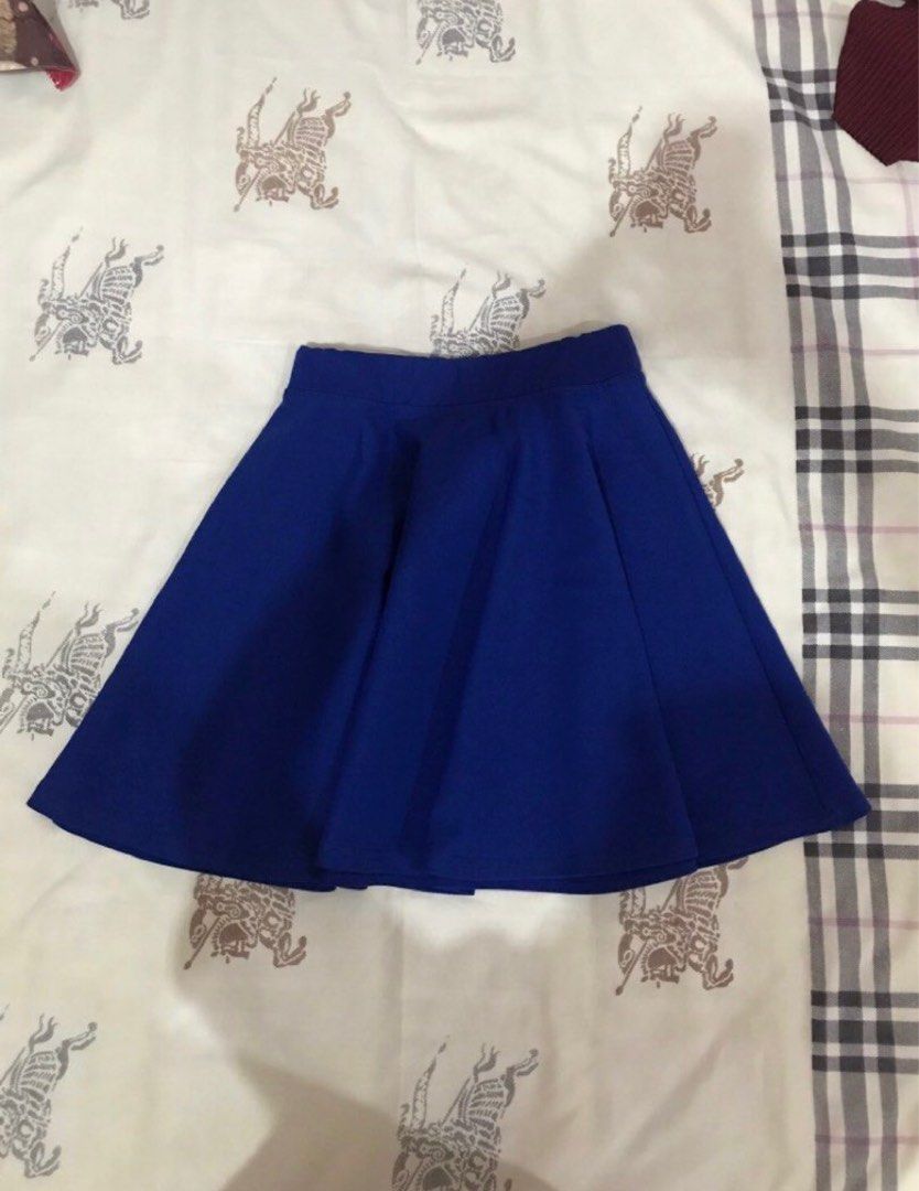 (JUAL CEPAT) Rok Skirt Blue Electric Biru Flowy Mini Mekrok, Fesyen ...