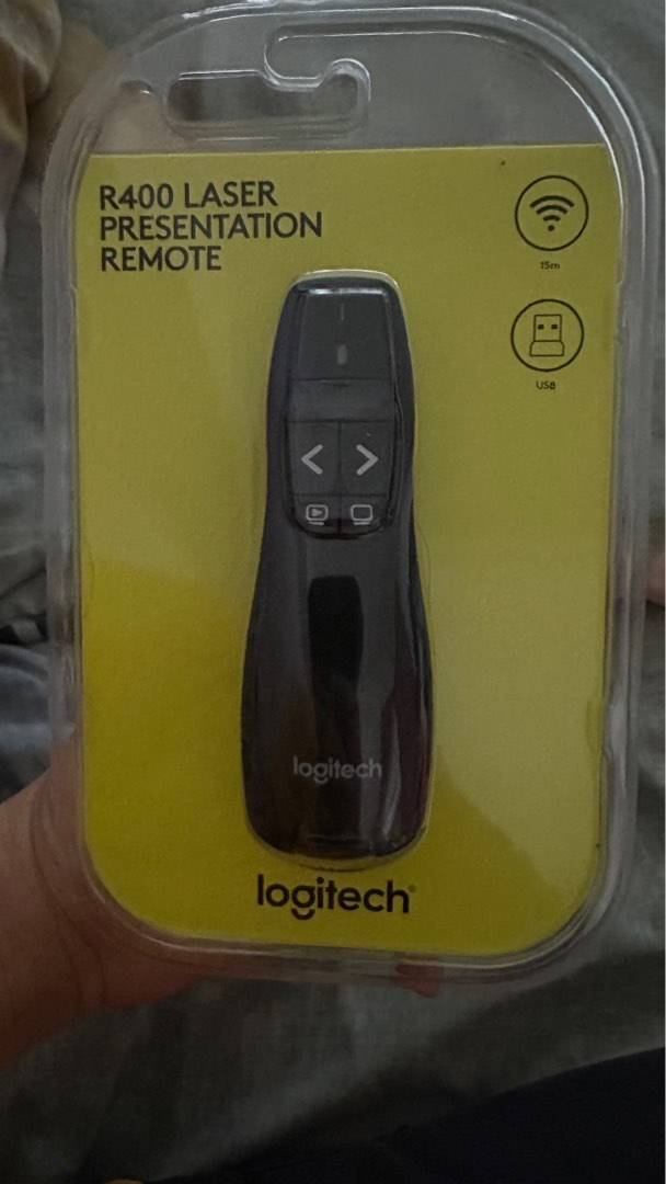 Logitech R400 Laser Presentation Remote, Computers & Tech, Parts ...
