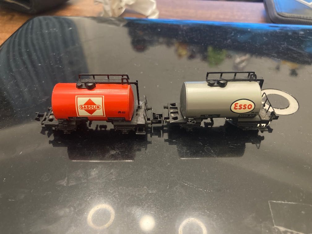 Minitrix N Scale 1:150 Esso Gasolin Car (可與Kato/Tomix配合), 興趣及遊戲, 玩具 ...