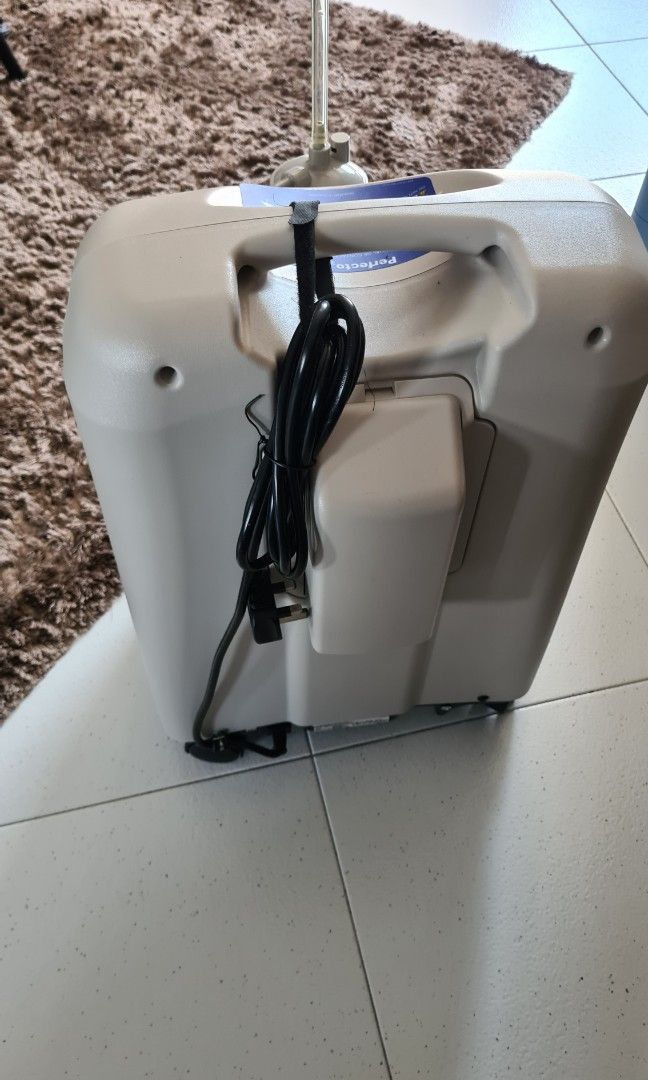 Oxygen Concentrator - Invacare Perfecto2, Health & Nutrition, Medical ...