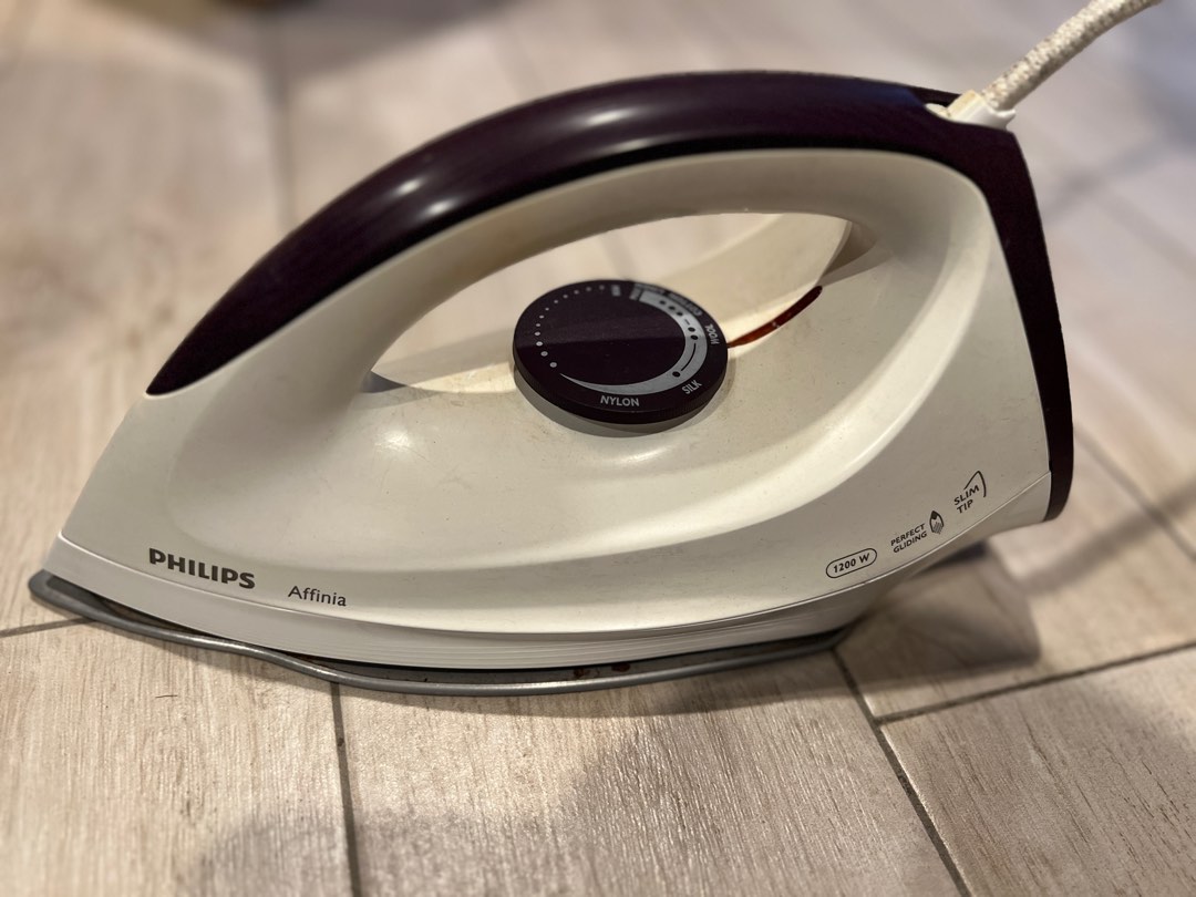 Philips Iron, TV & Home Appliances, Irons & Steamers on Carousell